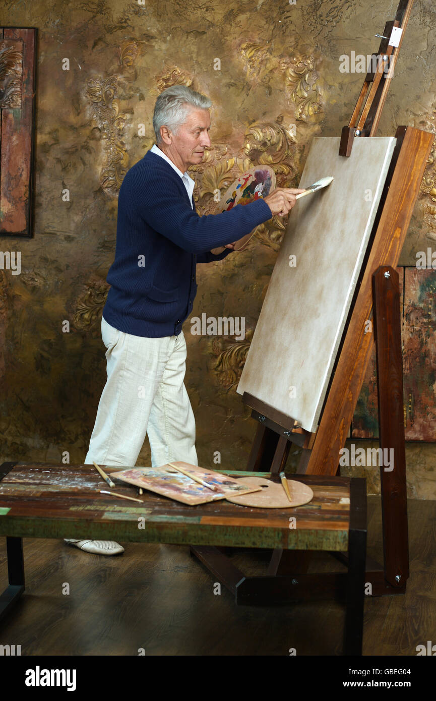 Portrait of elderly man Stock Photo - Alamy