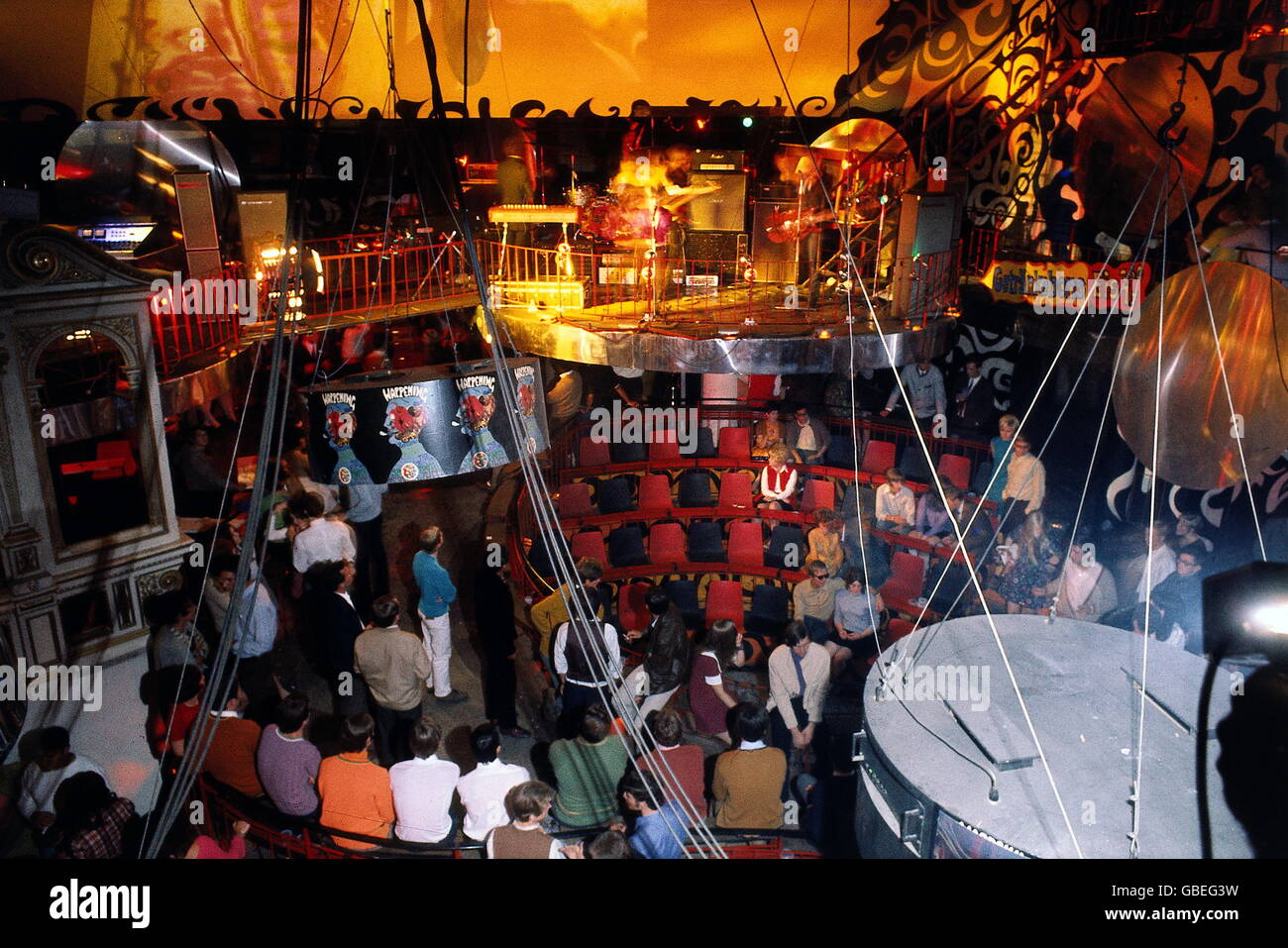 1960s club scene hi-res stock photography and images - Alamy