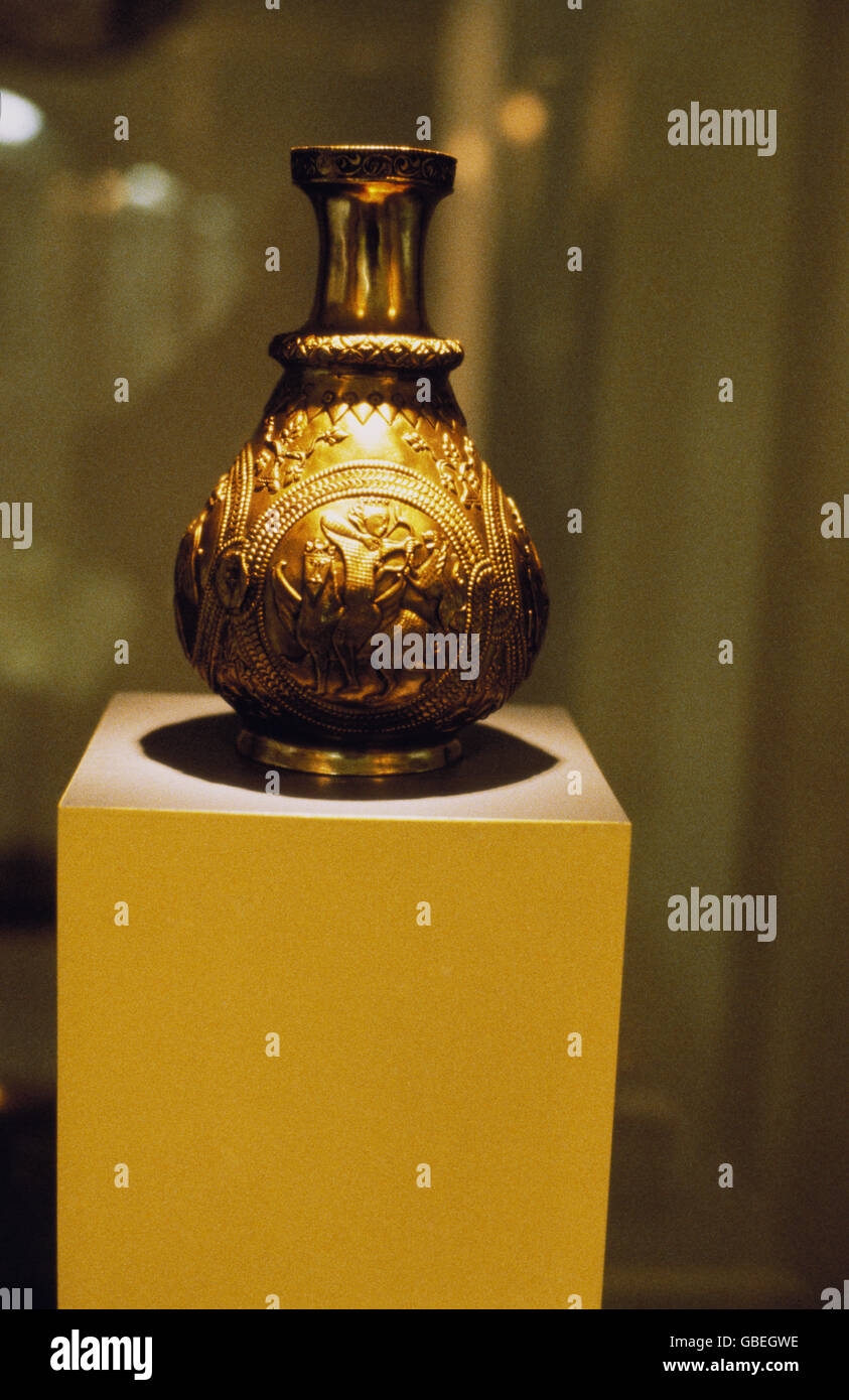 fine arts, Middle Ages, Hungary, Treasure of Nagyszentmiklos, flagon ...