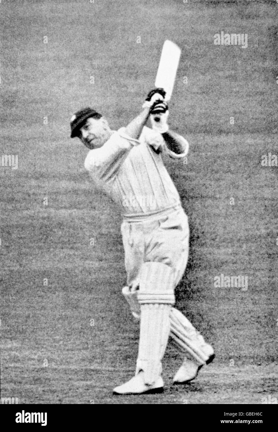Wally hammond cricket hi-res stock photography and images - Alamy