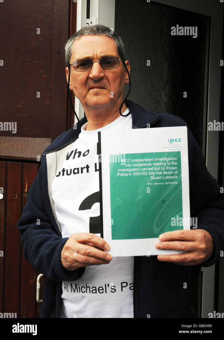 Terry Lubbock holds the IPCC report published today into events ...