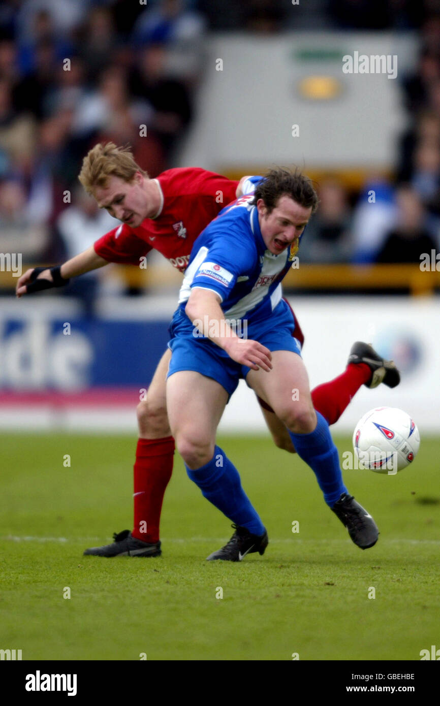 Chester City's Michael Twiss (front) and Scarborough's Karl Rose (back ...