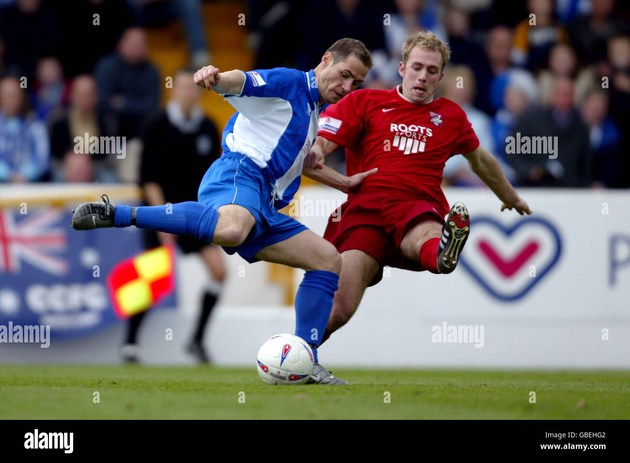 Chester City's Kevin Rapley (l) and Scarborough's Ashley Lyth (r ...