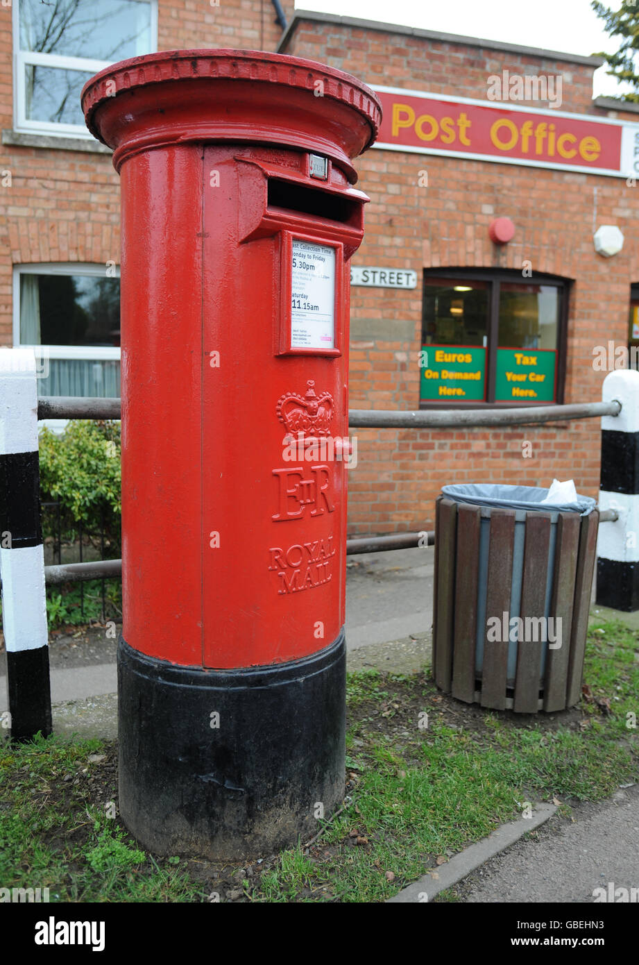 Royal Mail Post Box Stock Photo - Alamy
