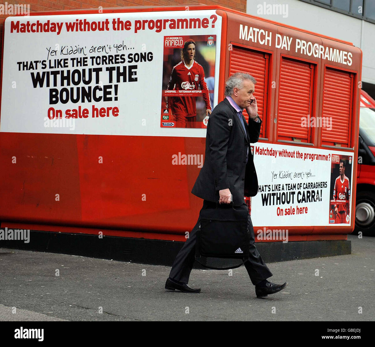 Stadium anfield hi-res stock photography and images - Alamy