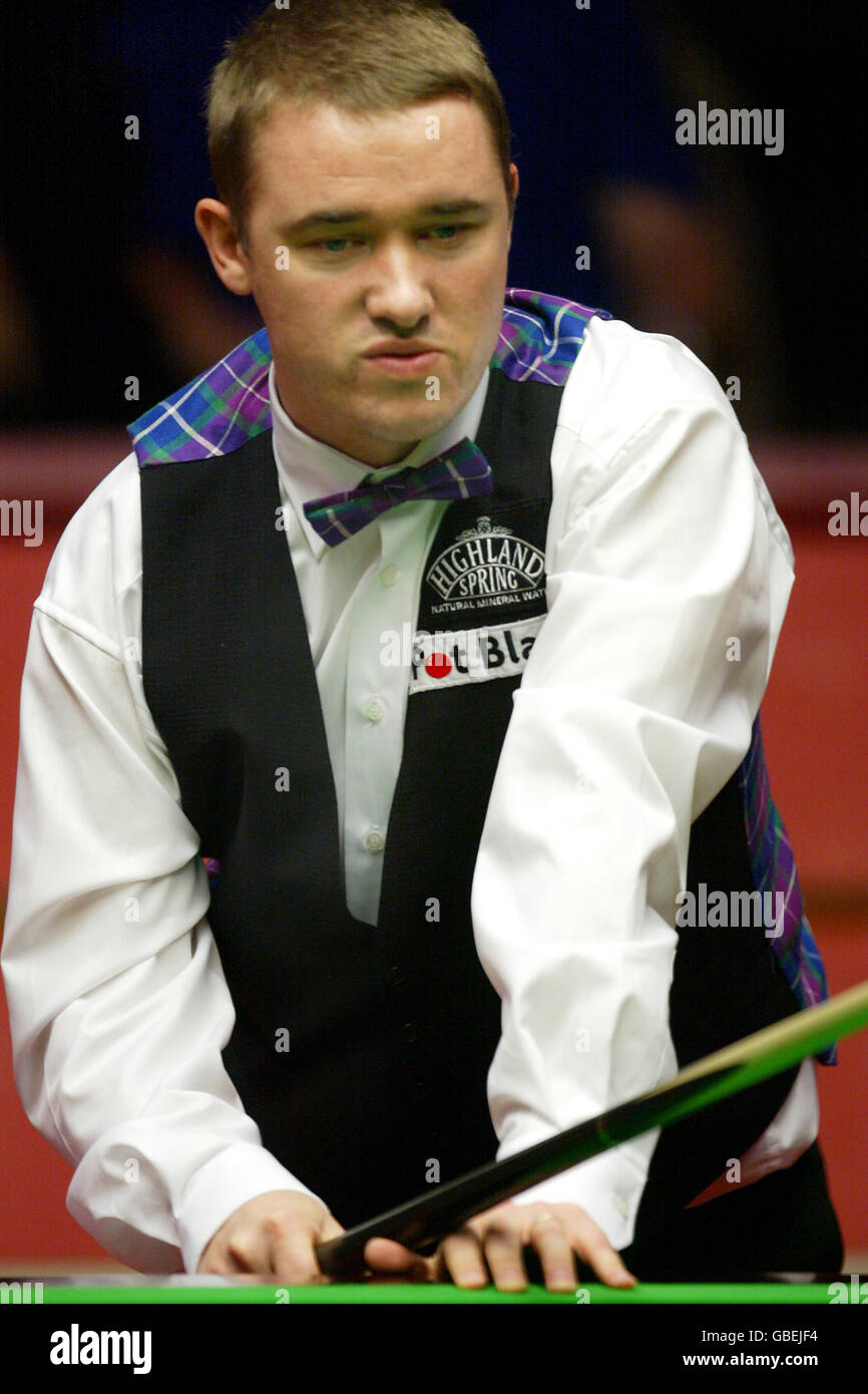 Sport snooker stephen hendry hi-res stock photography and images - Alamy