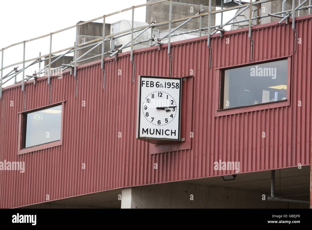 The munich clock at old trafford hi-res stock photography and images ...