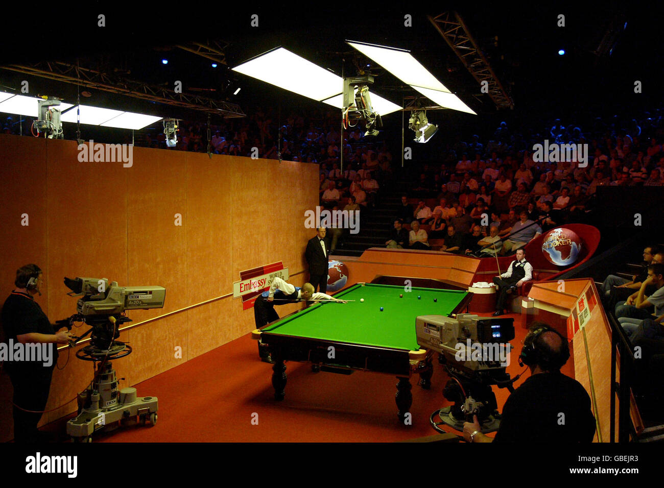 Snooker - Embassy World Championship 2004 Stock Photo - Alamy