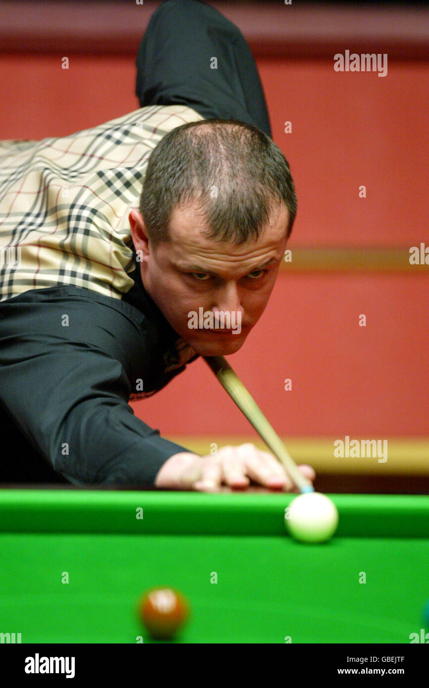 Snooker - Embassy World Championship 2004 Stock Photo - Alamy