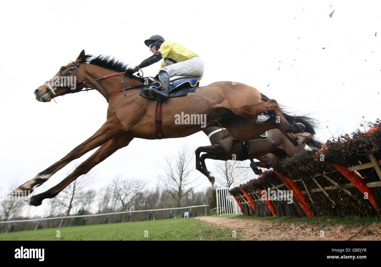 Horse racing fakenham racecourse hi-res stock photography and images ...