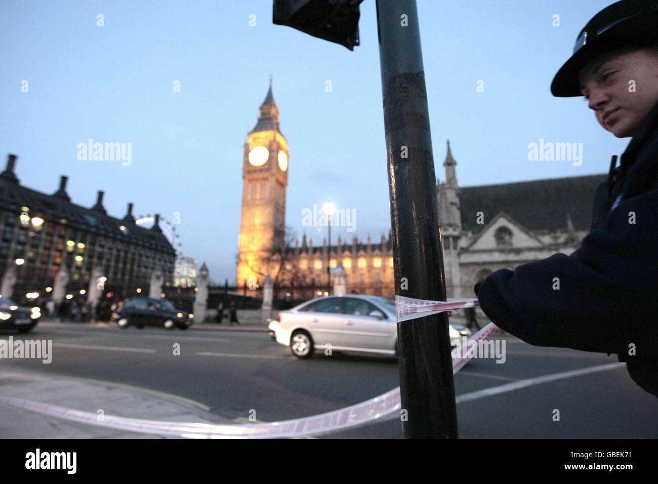 Exterior crime scene police cordon hi-res stock photography and images ...
