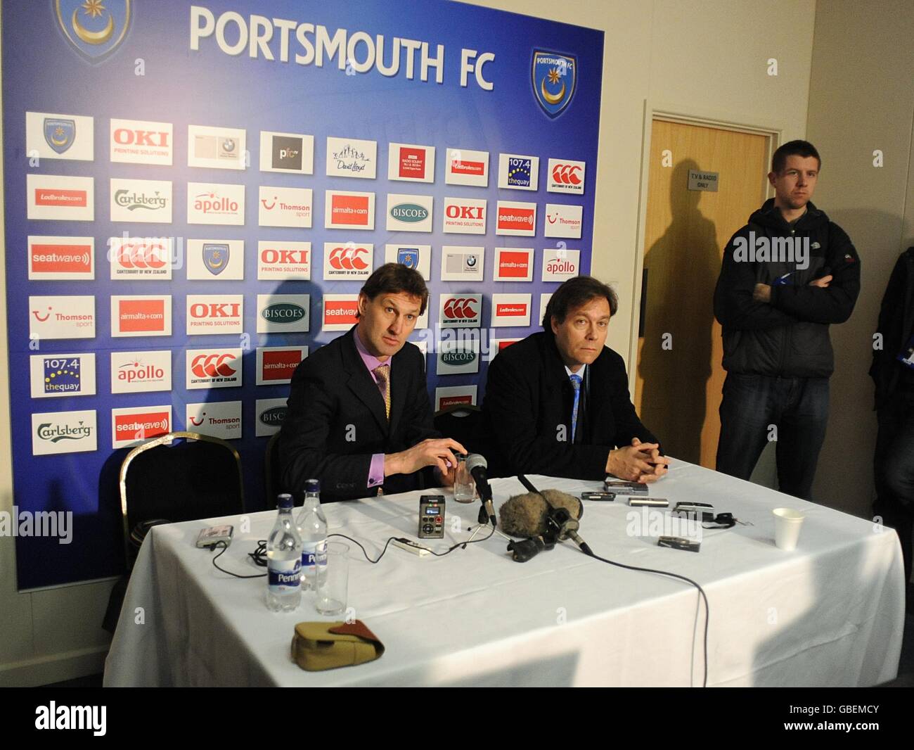 Portsmouth manager tony adams press conference fratton park hi-res ...