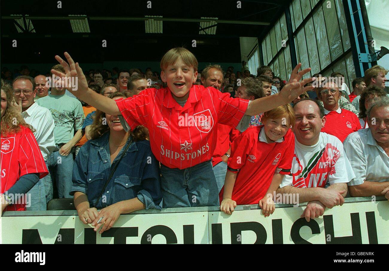 Soccer - Nottingham Forest. Nottingham Forest fans at Southend for ...