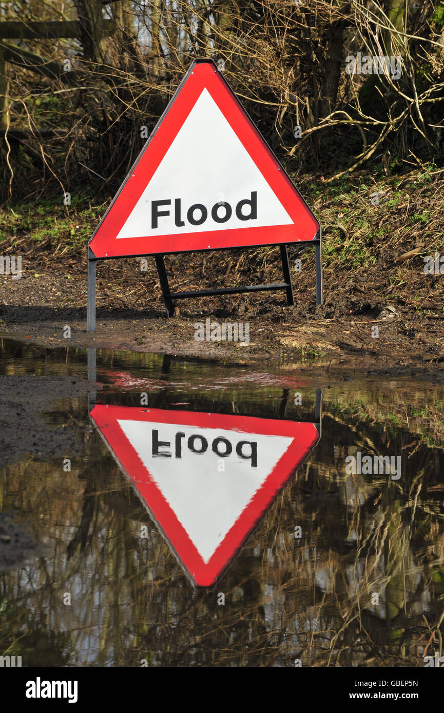 Flood warning road signs hi-res stock photography and images - Alamy