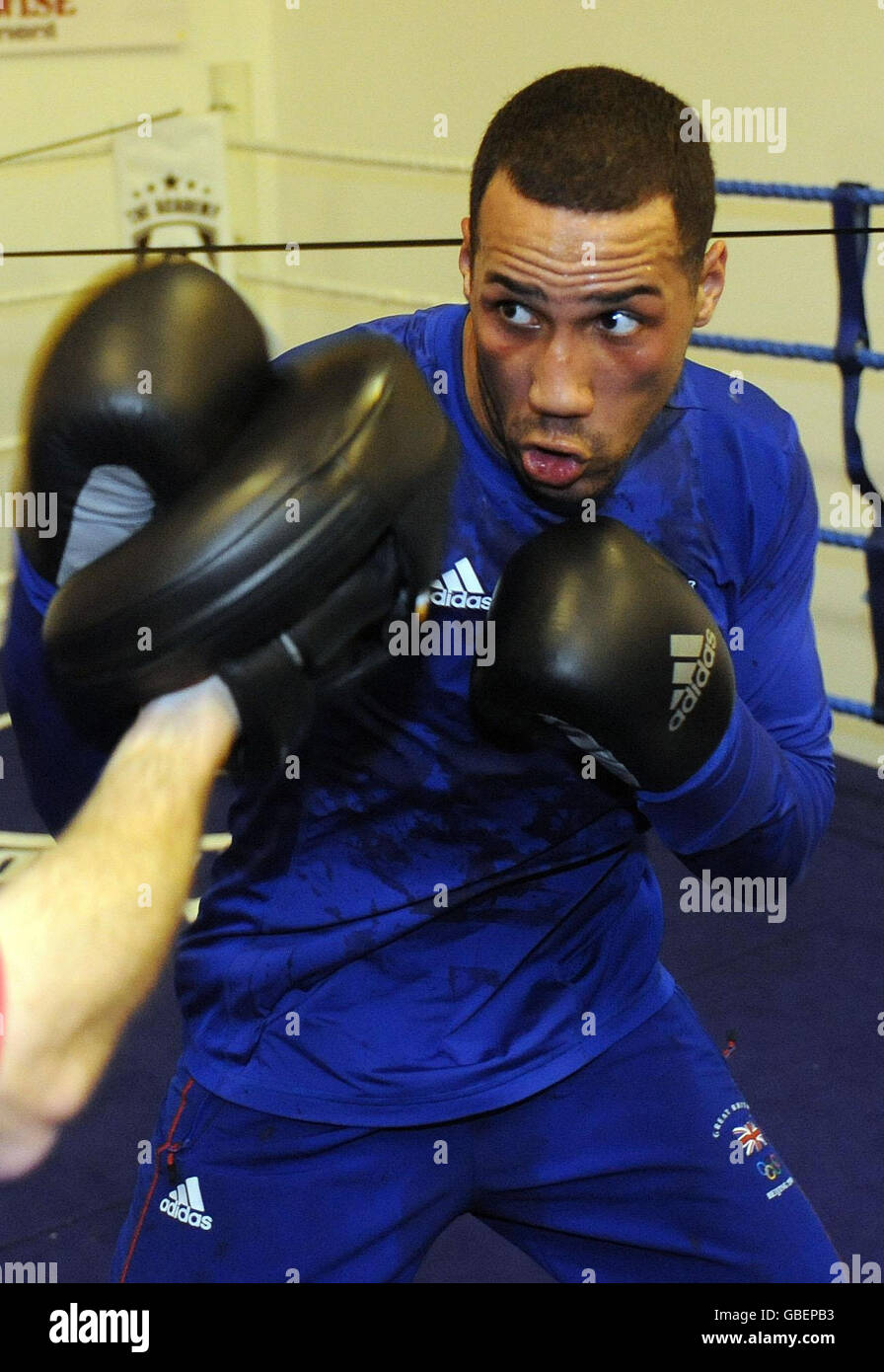 Punch on james degale hi-res stock photography and images - Alamy