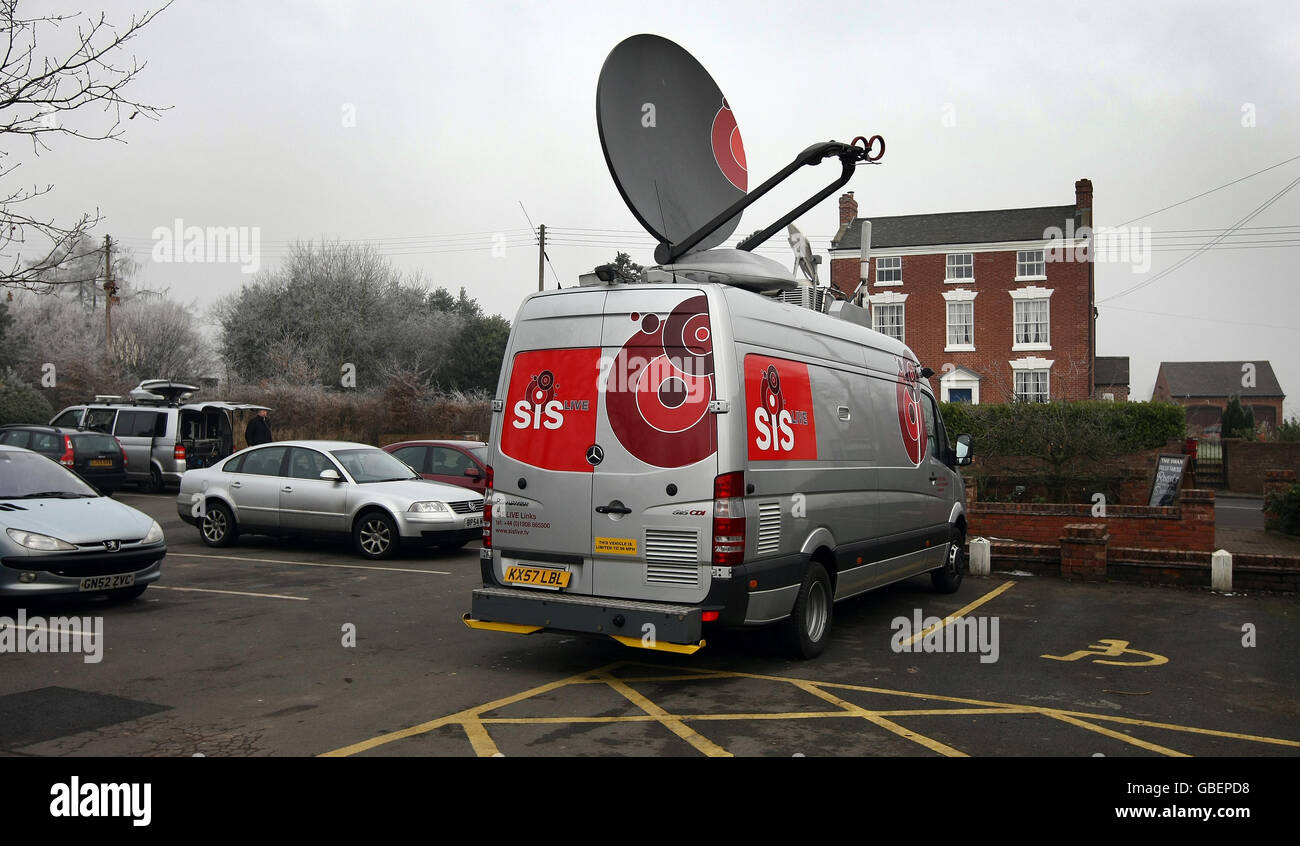 Tv broadcast vehicles hi-res stock photography and images - Alamy
