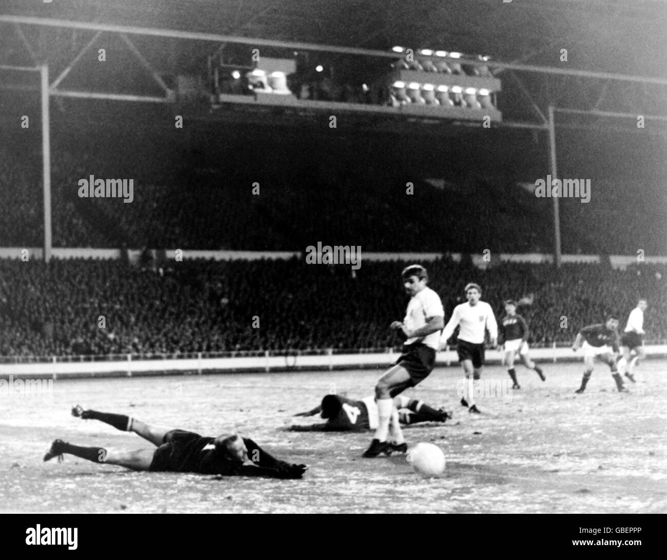 Soccer - Friendly - England v USSR Stock Photo - Alamy