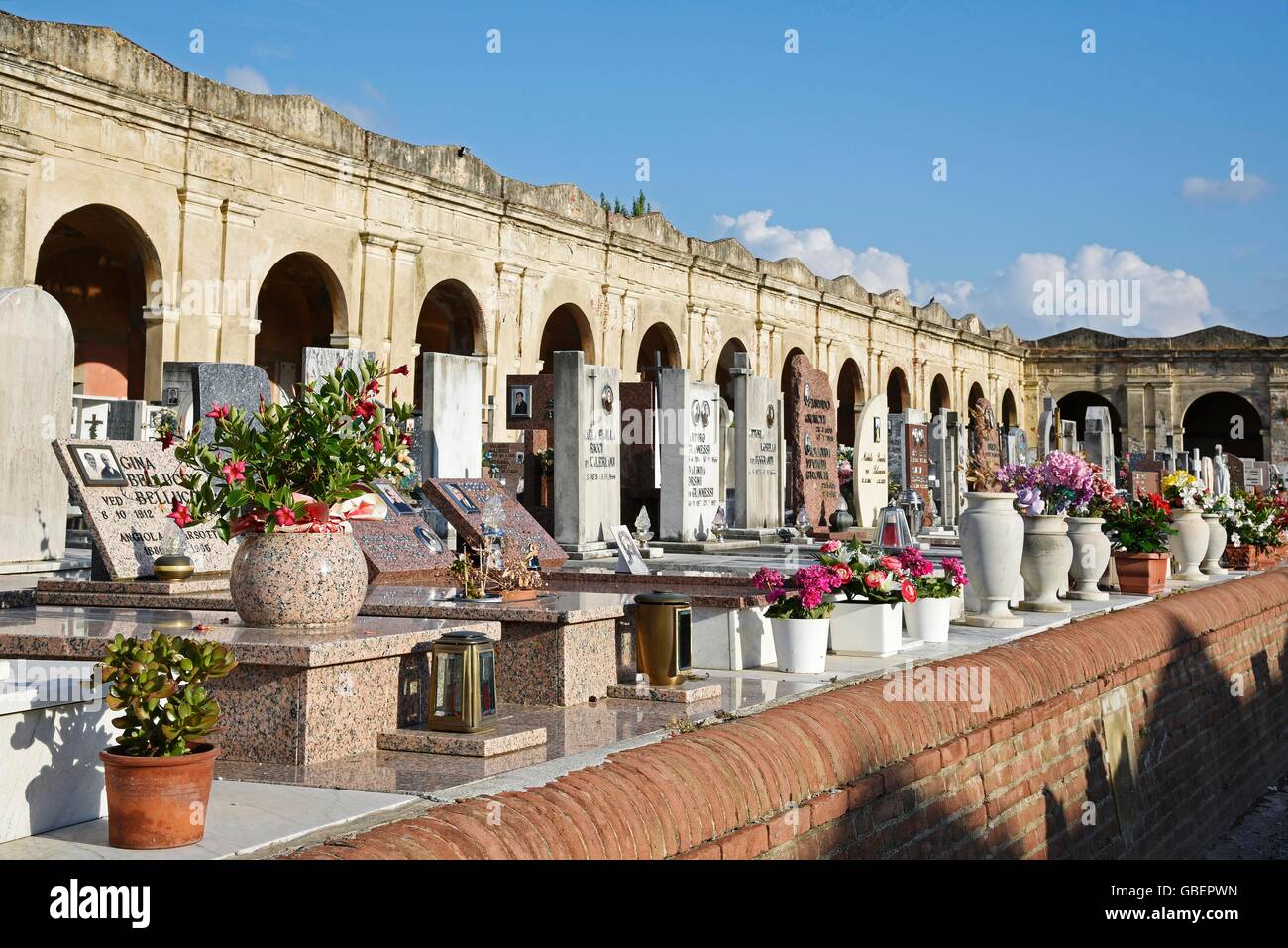 Cascina hi-res stock photography and images - Alamy