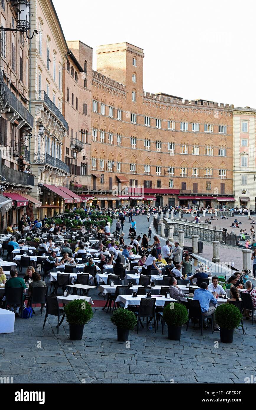 Restaurants, Piazza del Campo, square, Siena, Tuscany, Italy Stock ...