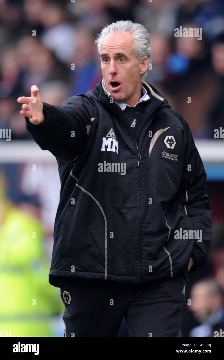 Soccer - Coca-Cola Football Championship - Burnley v Wolverhampton ...