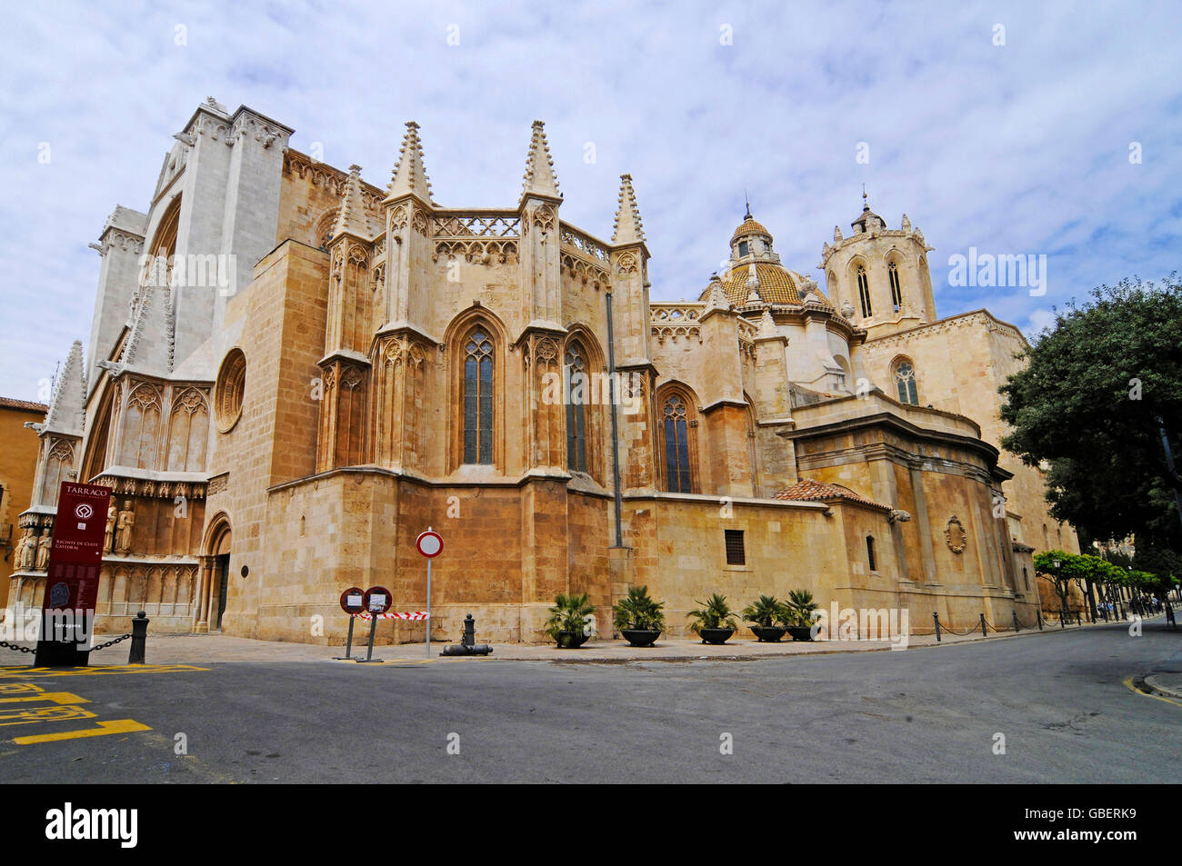 Maria plaza hi-res stock photography and images - Alamy