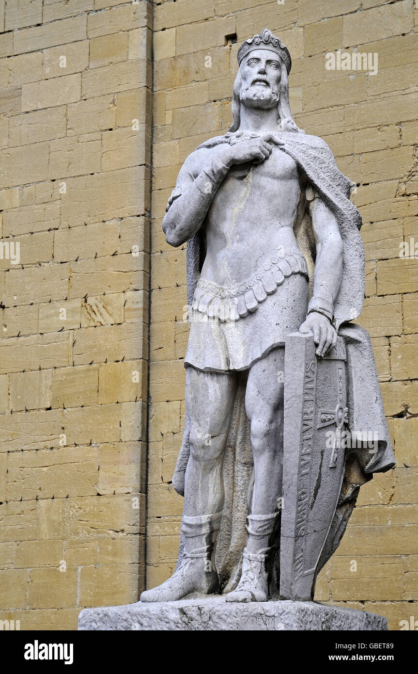 Statue alfonso ll hi-res stock photography and images - Alamy