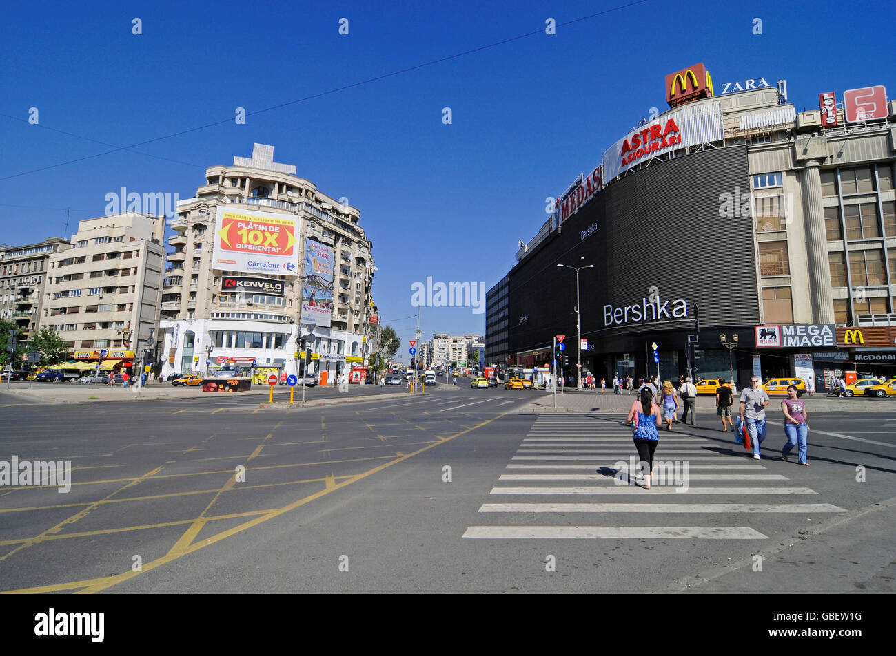 Shopping centre, Piata Unirii, Bucharest, Romania Stock Photo - Alamy