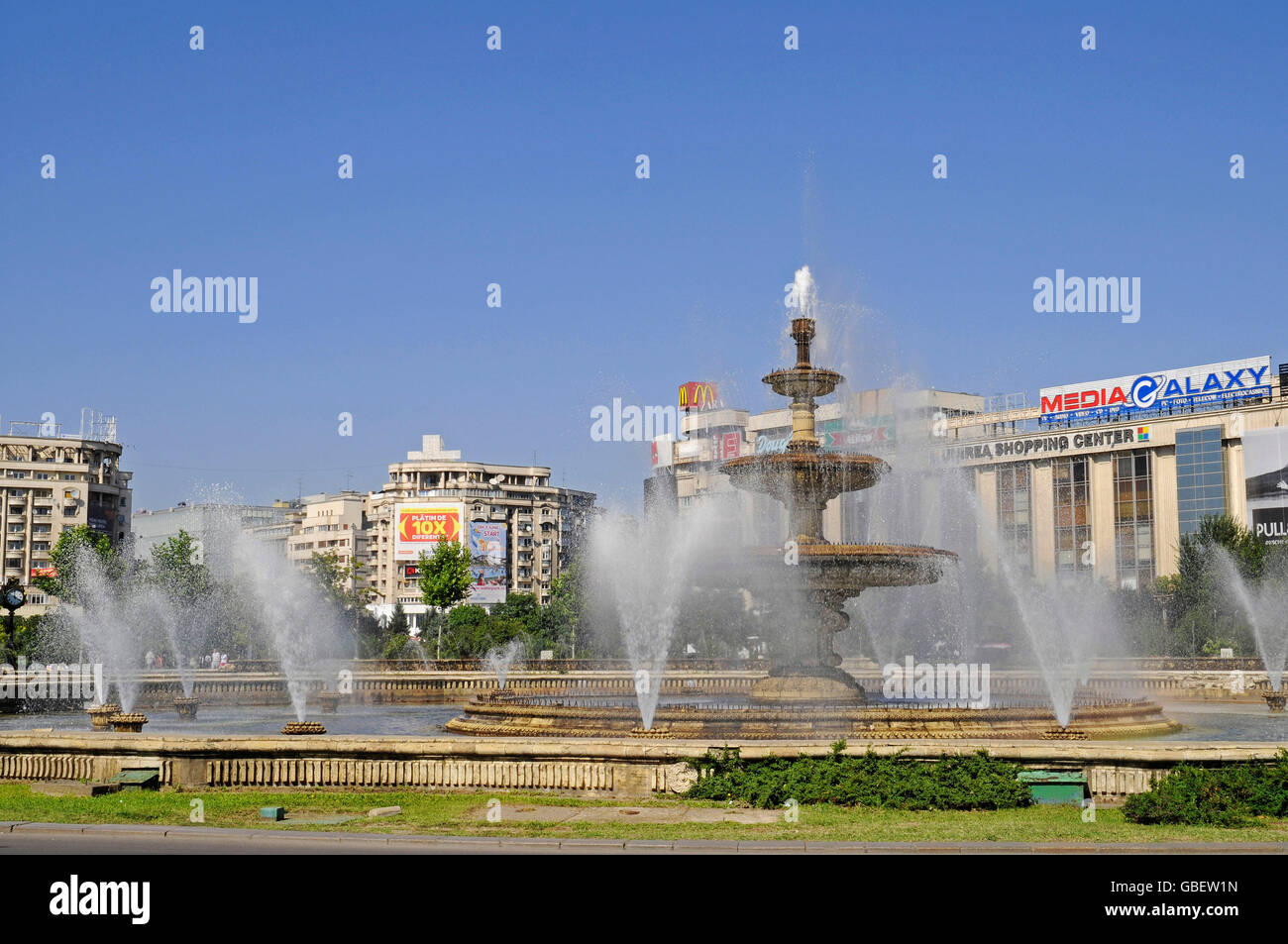 Fountain, Shopping centre, Piata Unirii, square, Bucharest, Romania ...