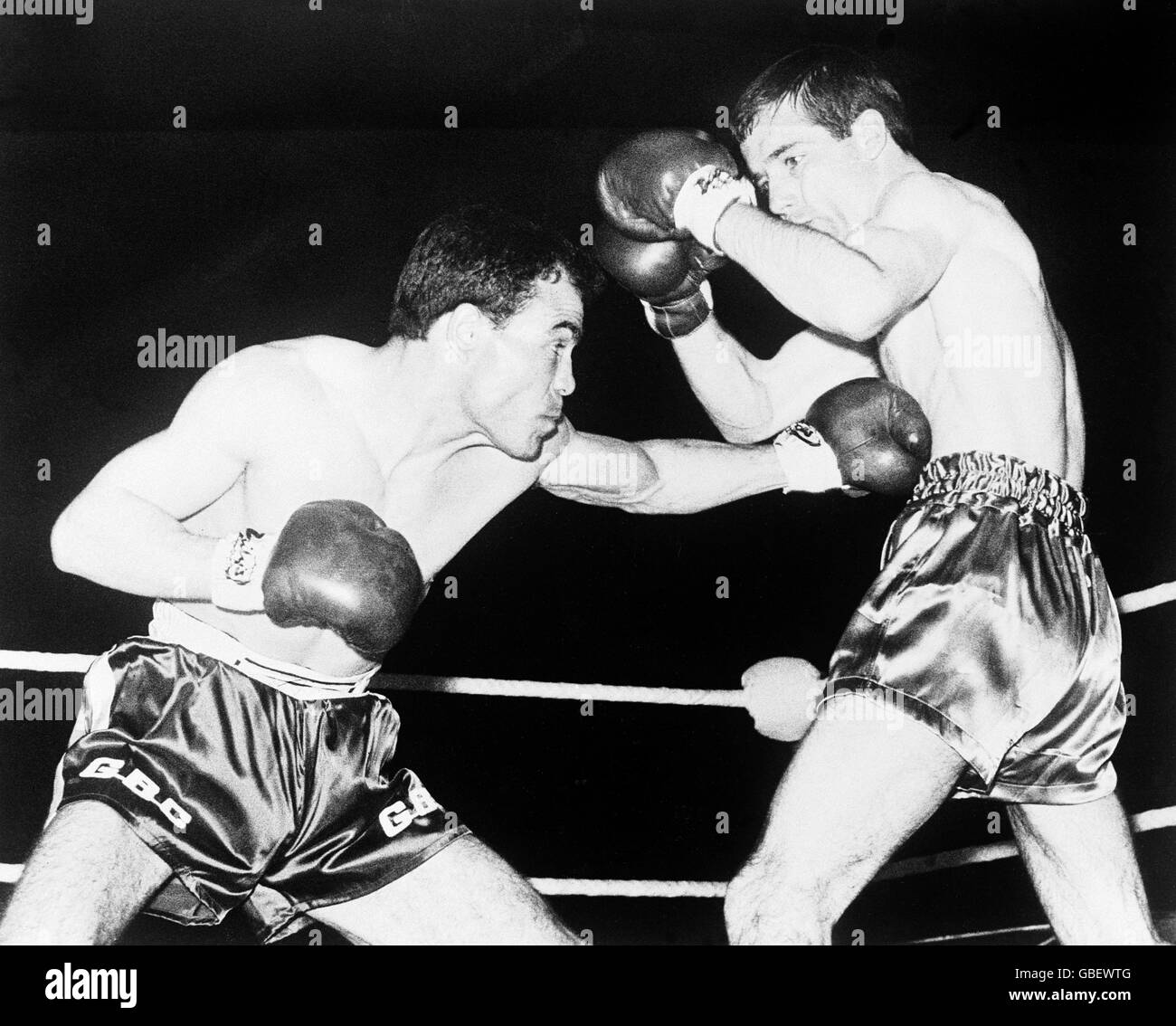 Boxing - WBC World Flyweight Championship - Walter McGowan v Salvatore ...