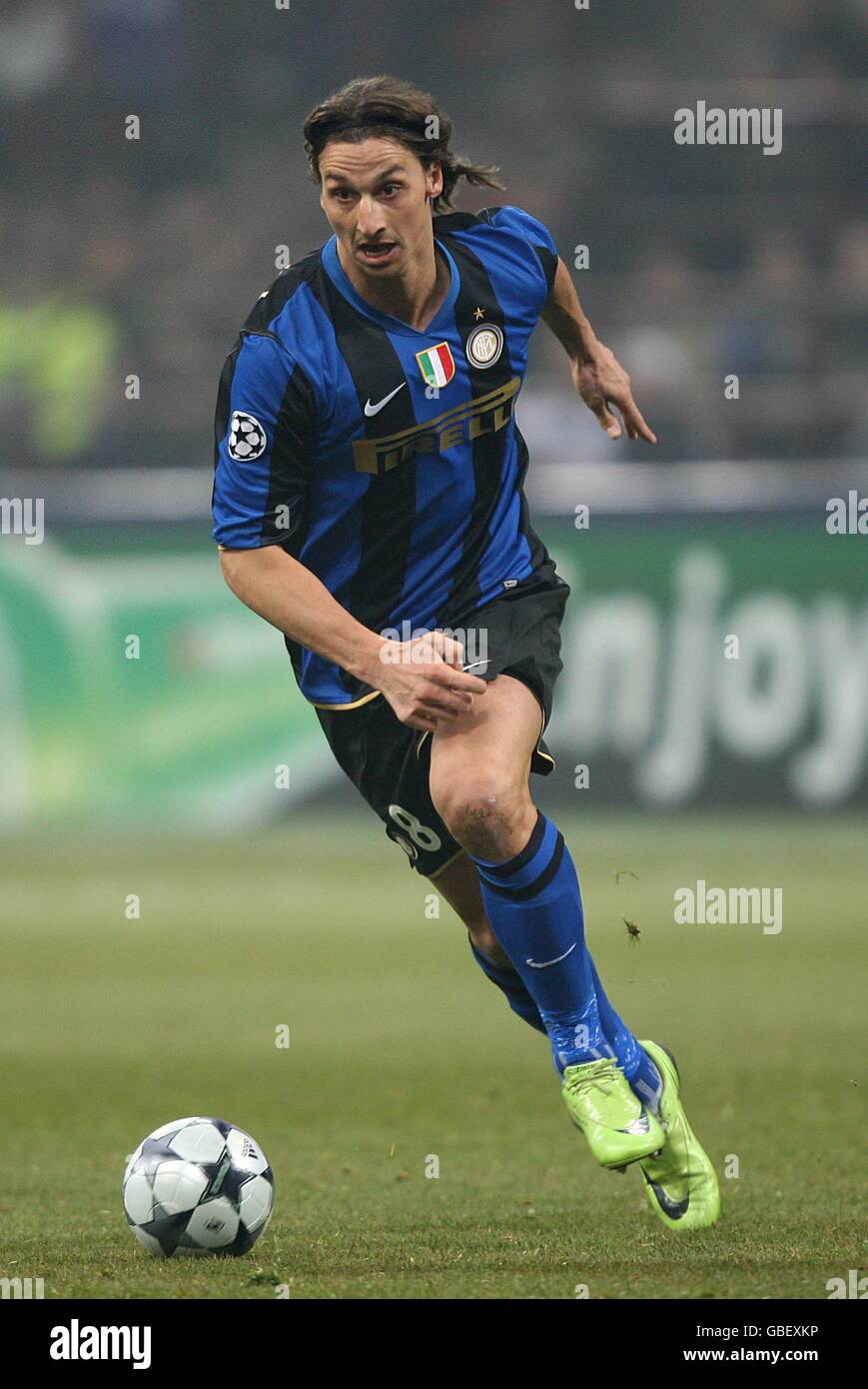 Zlatan ibrahimovic inter hi-res stock photography and images - Alamy
