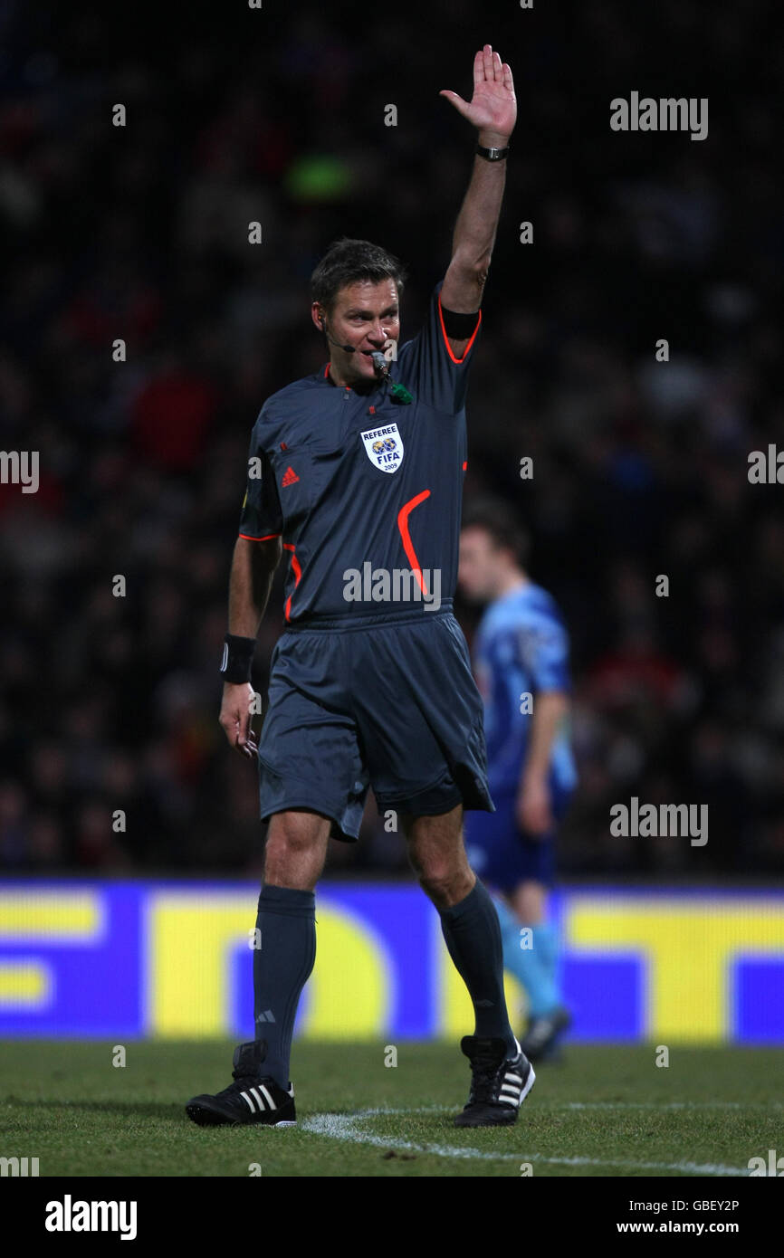 Alain hamer soccer referee hi-res stock photography and images - Alamy