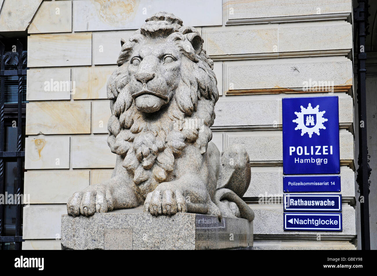 Police lion hi-res stock photography and images - Alamy