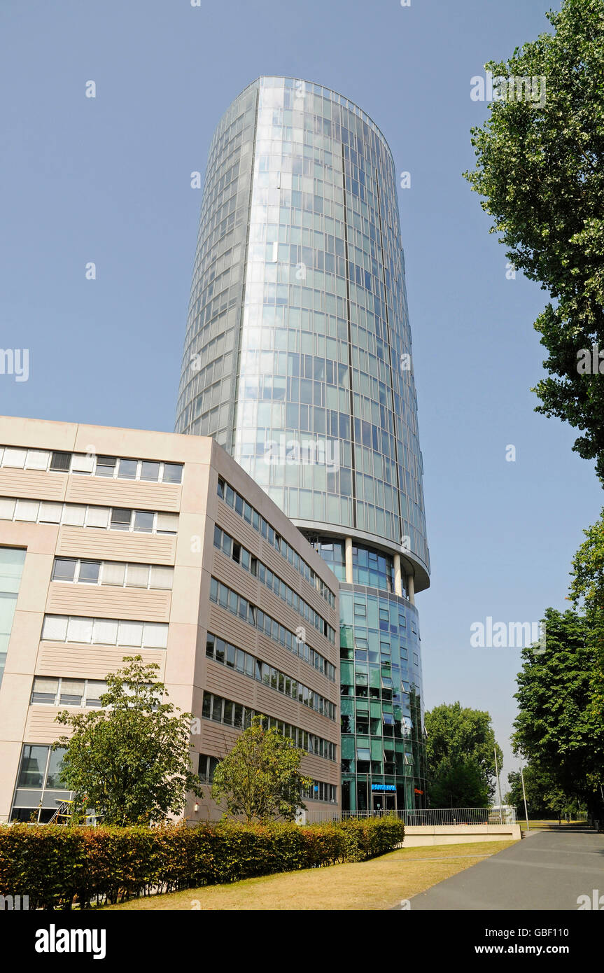 Triangle building hi-res stock photography and images - Alamy