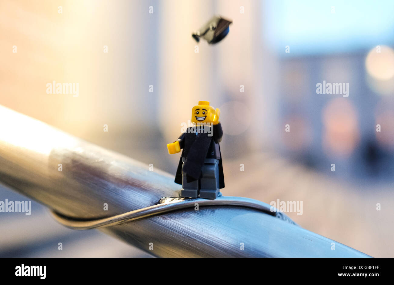 Man graduate graduation education hi-res stock photography and images ...