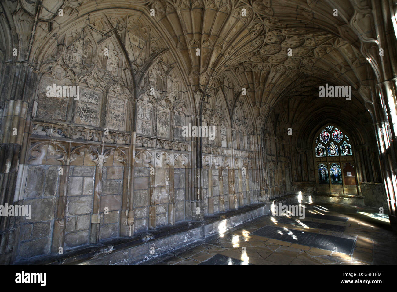 A view of the interior of Gloucester Cathedral Stock Photo - Alamy