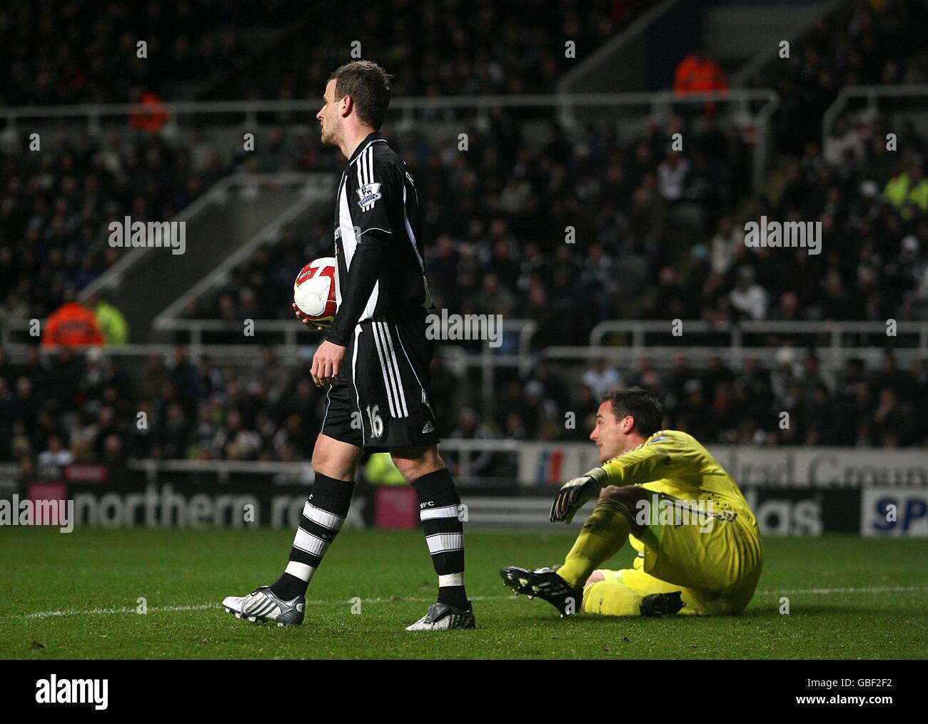 Newcastle uniteds ryan taylor hi-res stock photography and images - Alamy