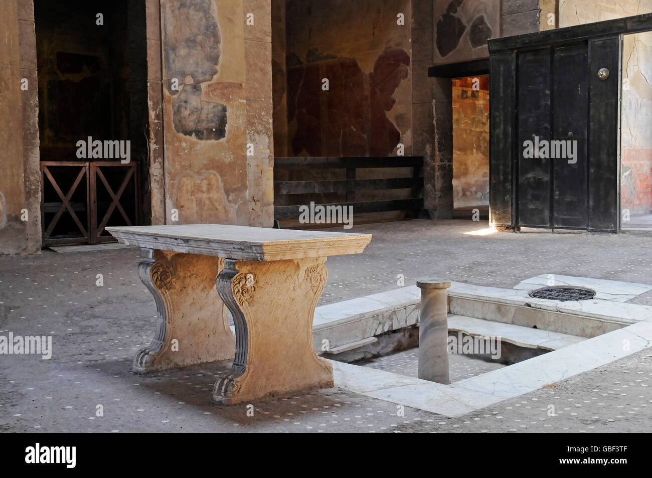 Casa del Tramezzo di Legno, House of Tramezzo di Legno, archaeological ...