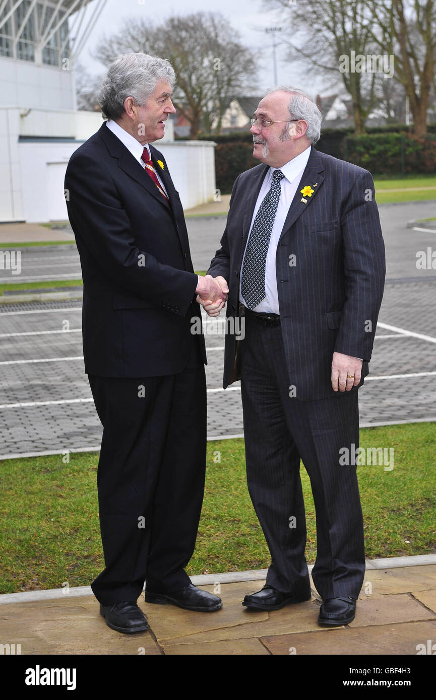British irish council meeting cardiff hi-res stock photography and ...