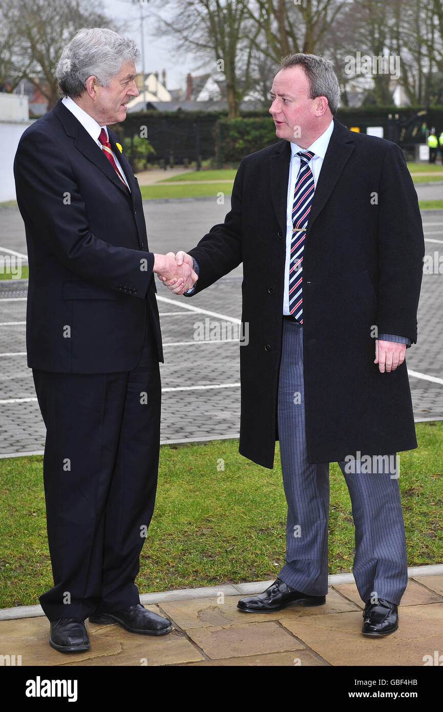 British irish council meeting cardiff hi-res stock photography and ...