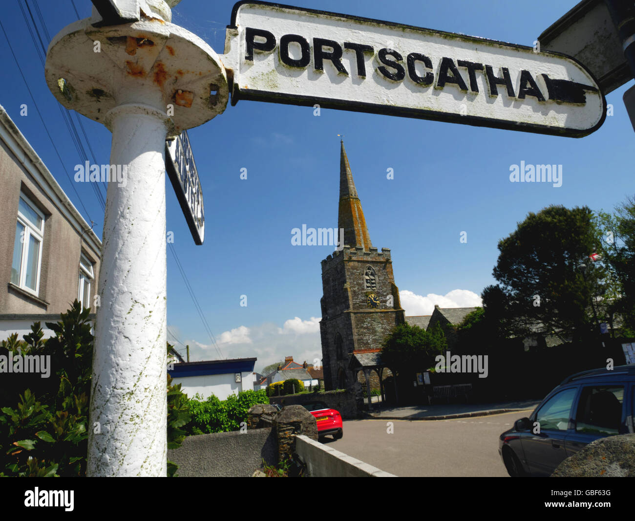 Old fingerpost hi-res stock photography and images - Alamy