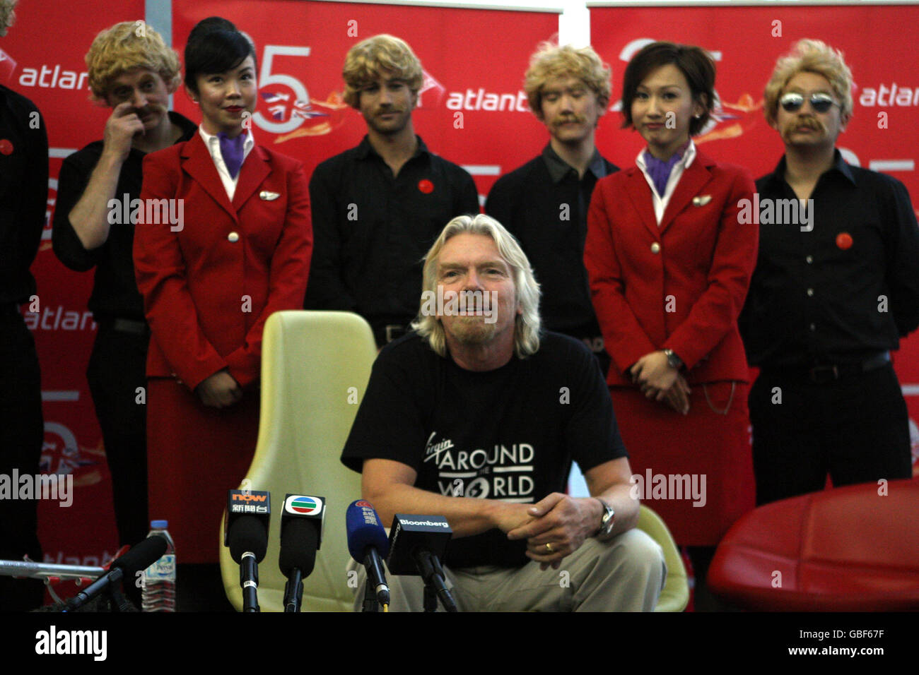 Hong kong airport virgin australia hi-res stock photography and images ...
