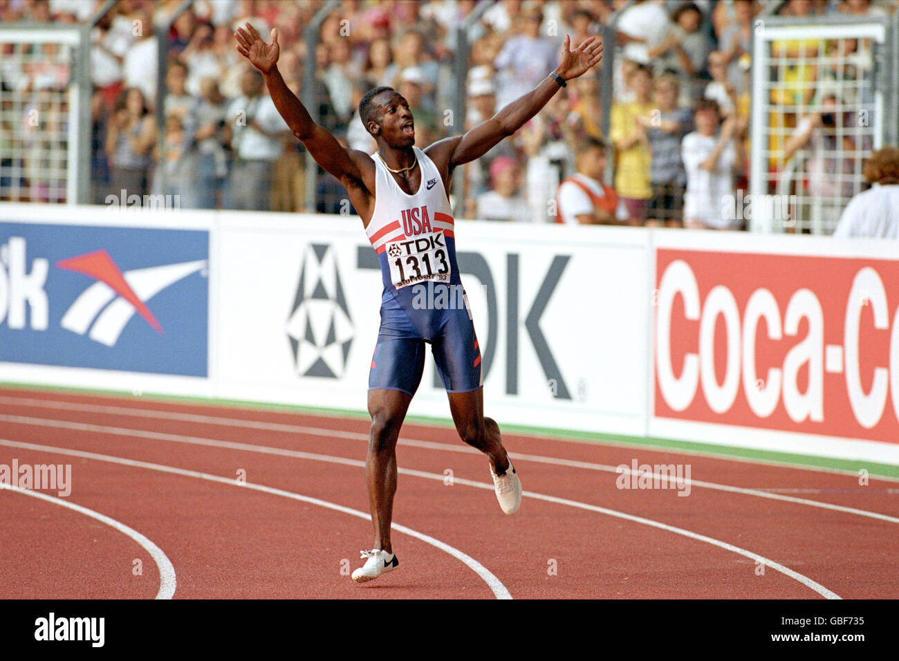 MICHAEL JOHNSON, USA, CELEBRATES GOLD IN THE 400m FINAL Stock Photo - Alamy