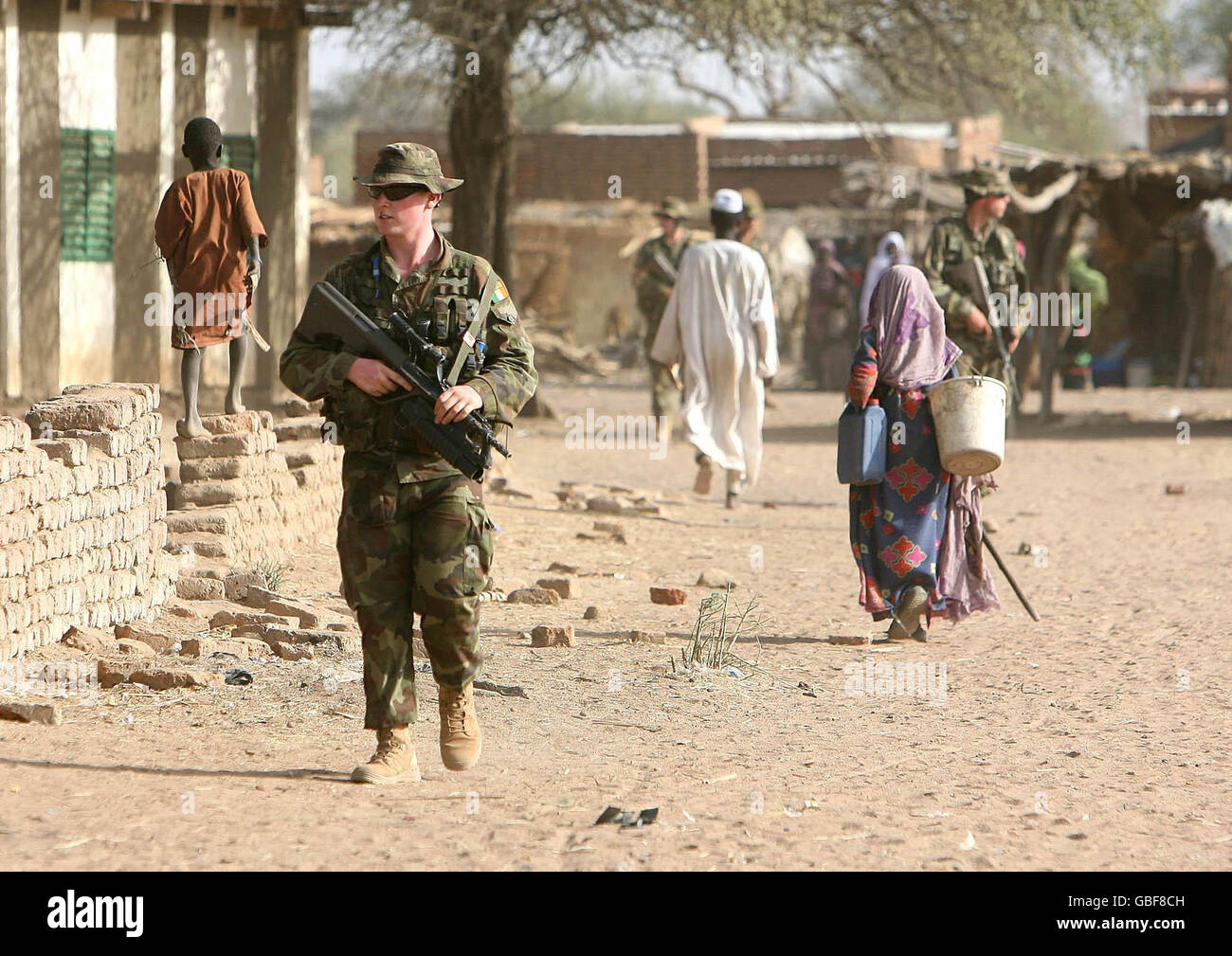 Irish defence forces uniform hi-res stock photography and images - Alamy