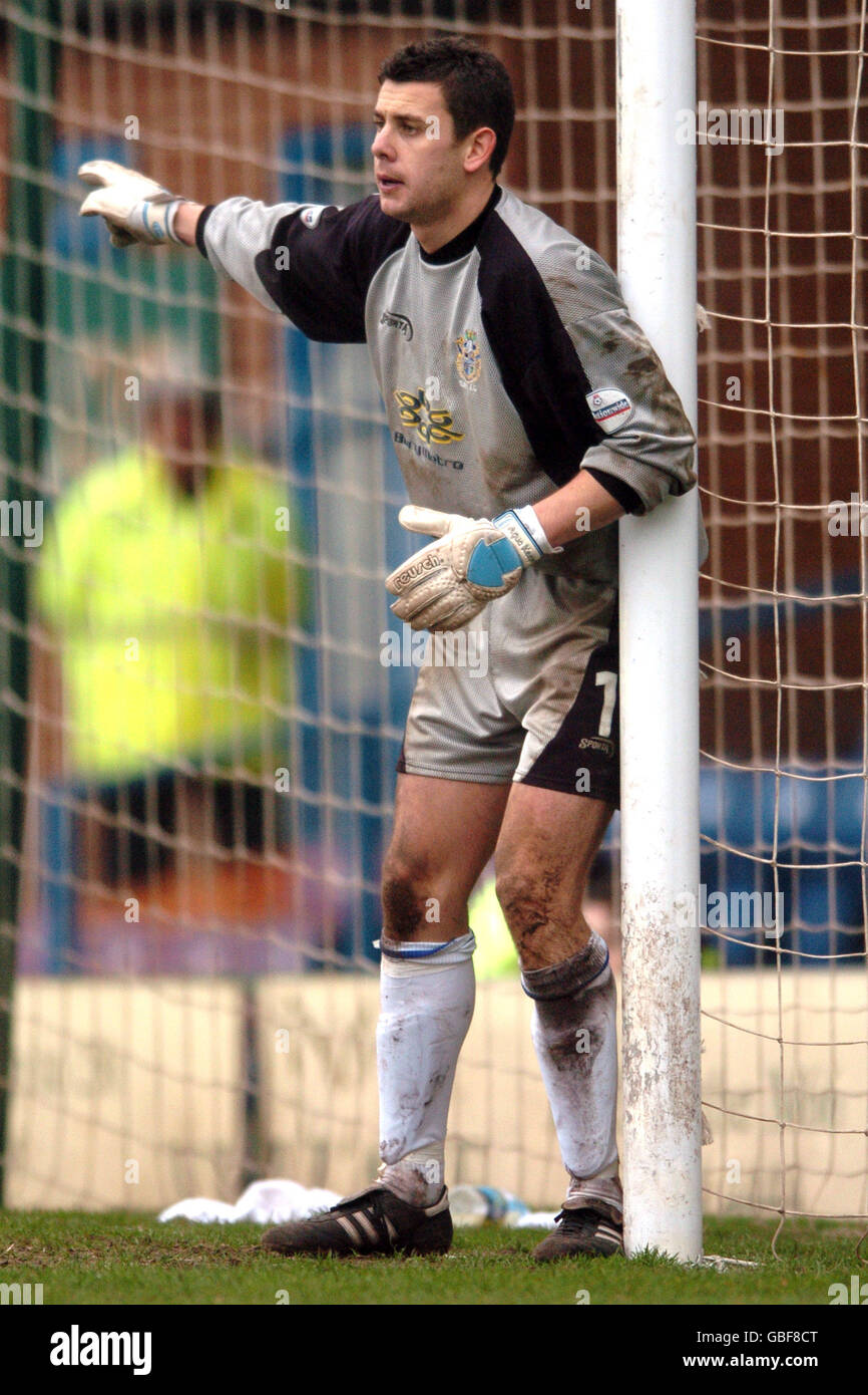 Bury goalkeeper glynn garner hi-res stock photography and images - Alamy