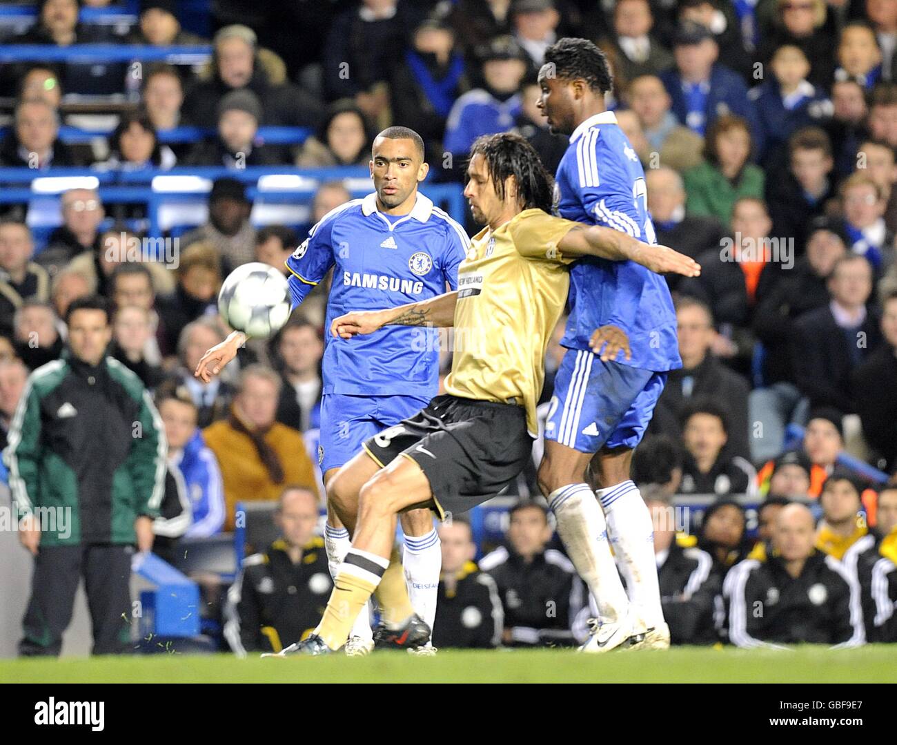 Soccer - UEFA Champions League - First Knockout Round - First Leg ...