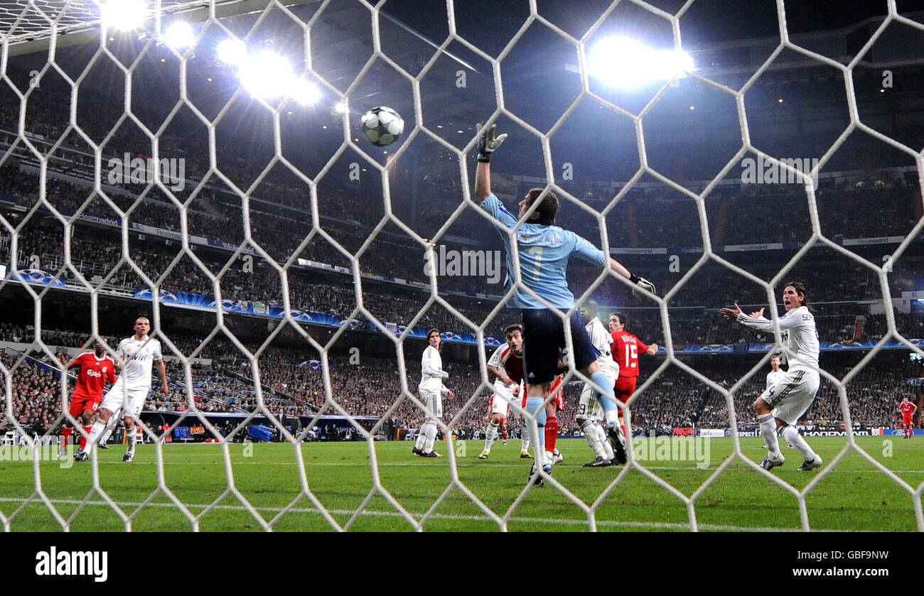 Benayoun real madrid hi-res stock photography and images - Alamy