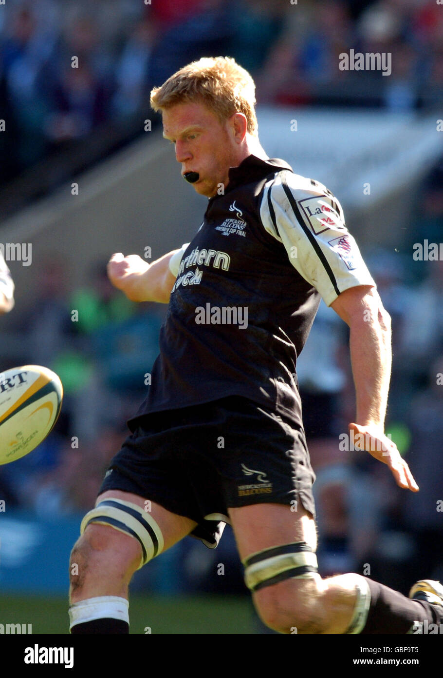 Rugby Union - Powergen Cup - Final - Sale Sharks v Newcastle Falcons ...