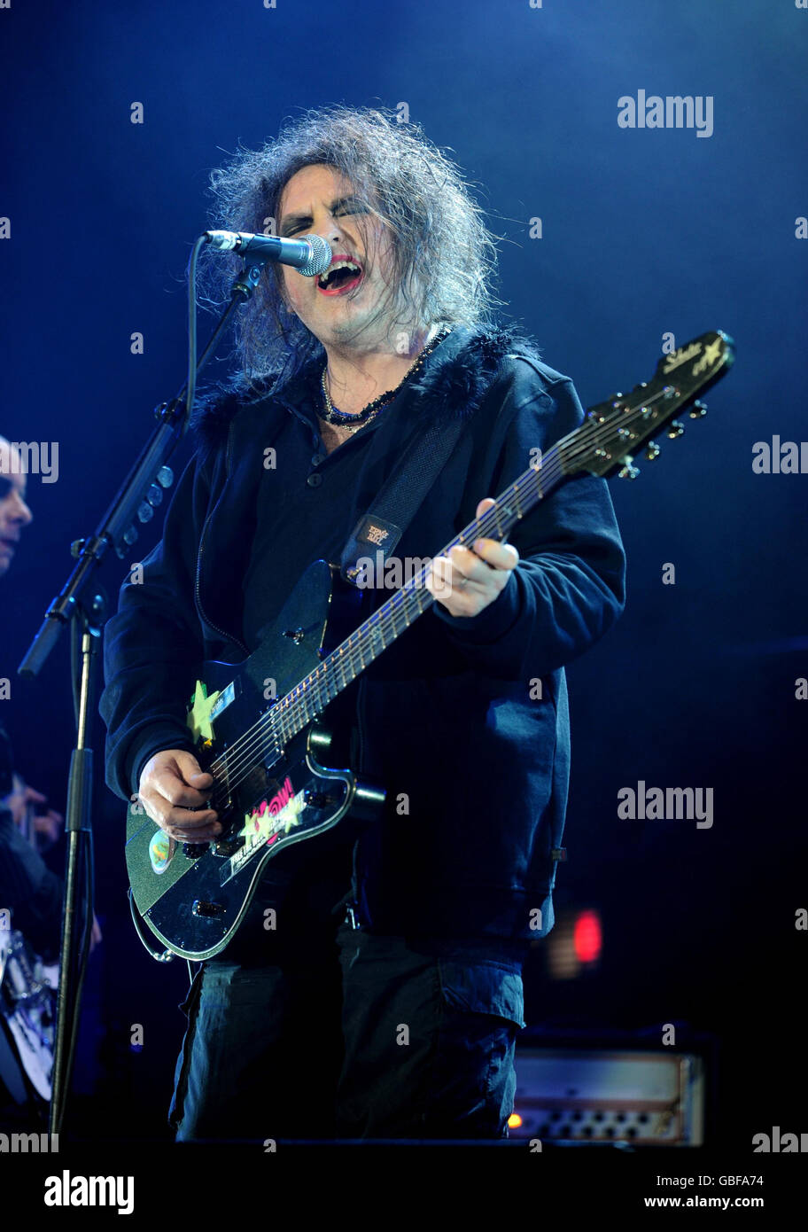 The cure in concert hi-res stock photography and images - Alamy