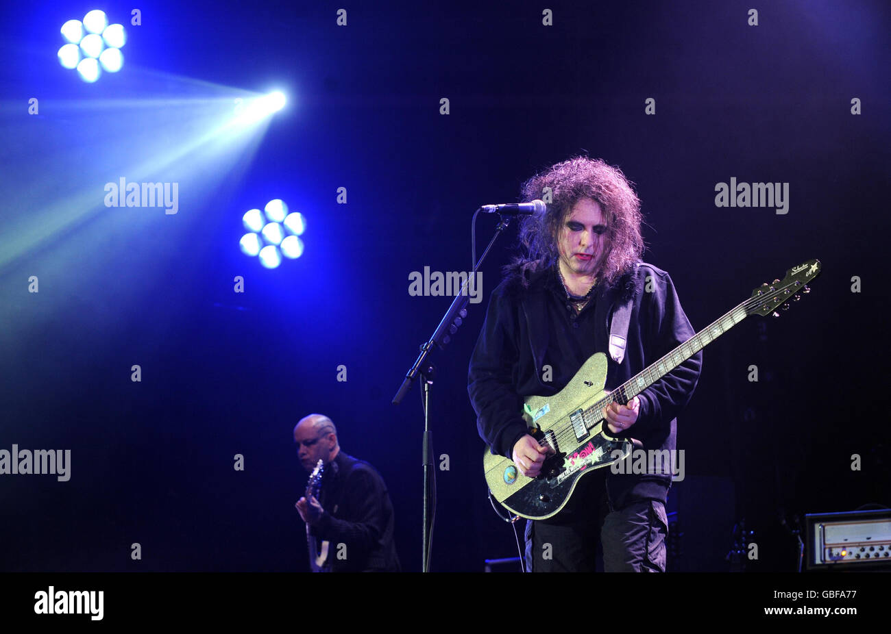 The cure in concert hi-res stock photography and images - Alamy