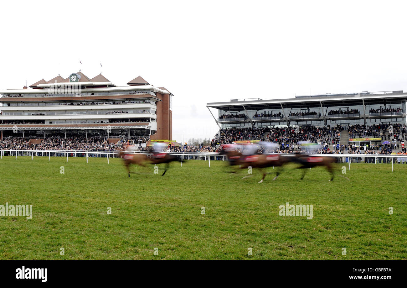 Newbury racecourse grandstand hi-res stock photography and images - Alamy